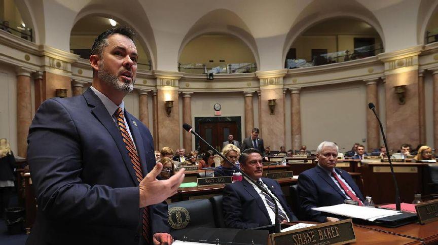 Citizenship requirements for office holders | The Interior Journal